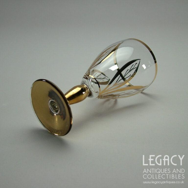 Set of Four Vintage Gilded Sherry or Port Glasses with Leaf Design c ...