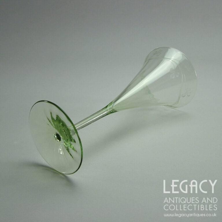 Set of Six James Powell & Sons Ribbed Champagne Flutes with Shamrock ...